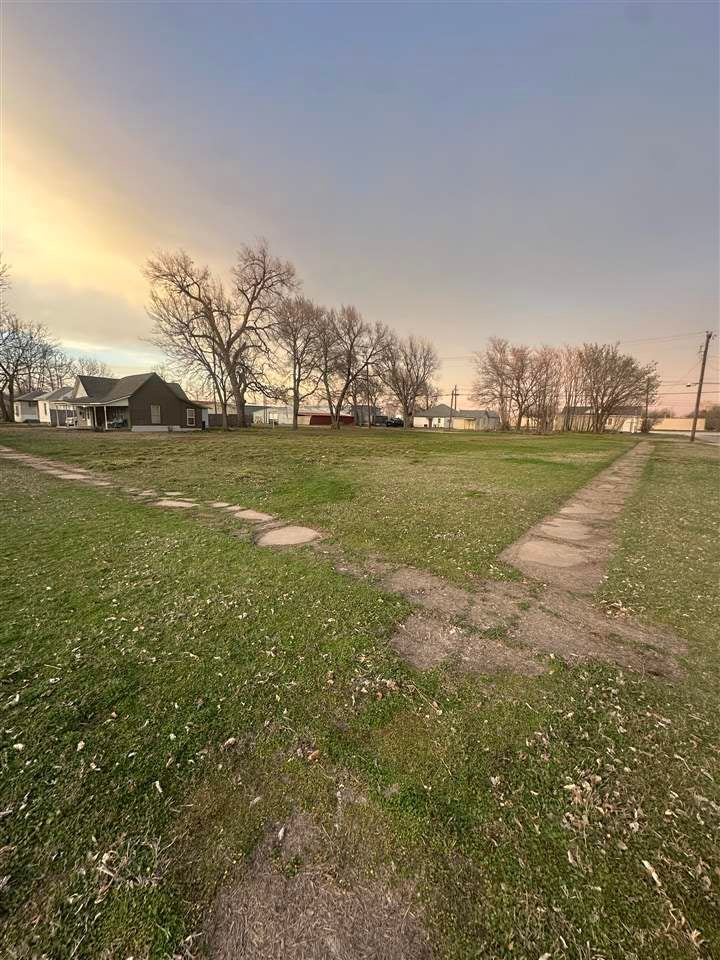 505 N Pine, Ponca City, OK 74601 - MLS# 40275 - Coldwell Banker