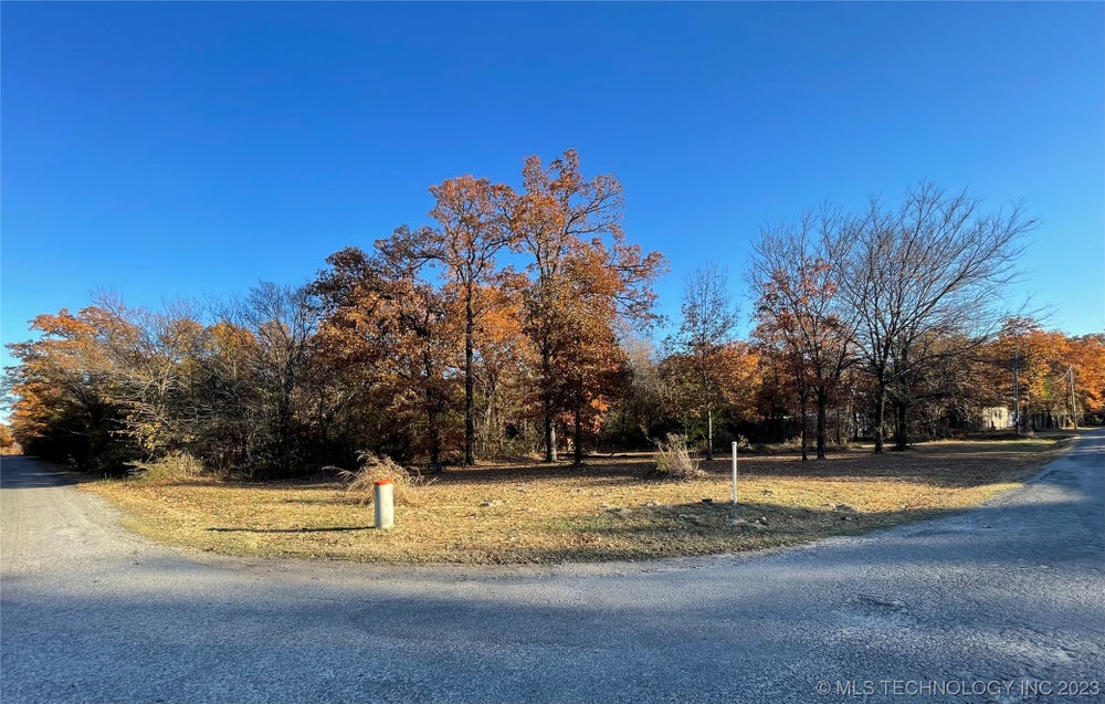 1 Sandy Bass Bay, Eufaula, OK 74432 - MLS# 2339863 - Coldwell Banker