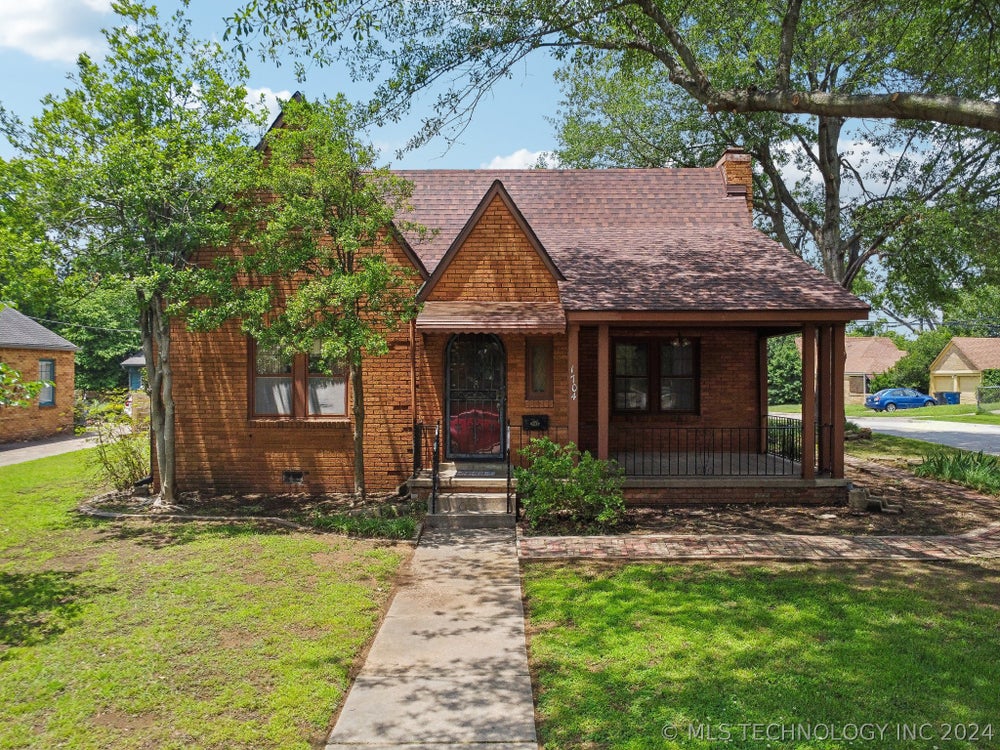1704 S Evanston Avenue, Tulsa, OK 74104 - MLS# 2419983 - Coldwell Banker