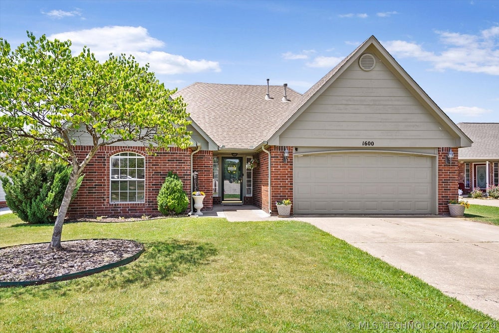 1600 S Ironwood Avenue, Broken Arrow, OK 74012 - MLS# 2423573 ...