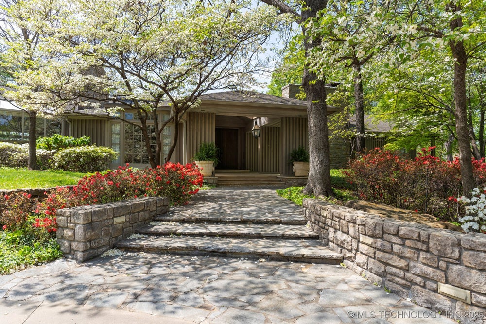 6655 S Evanston Circle, Tulsa, OK 74136 - MLS# 2516480 - Coldwell Banker