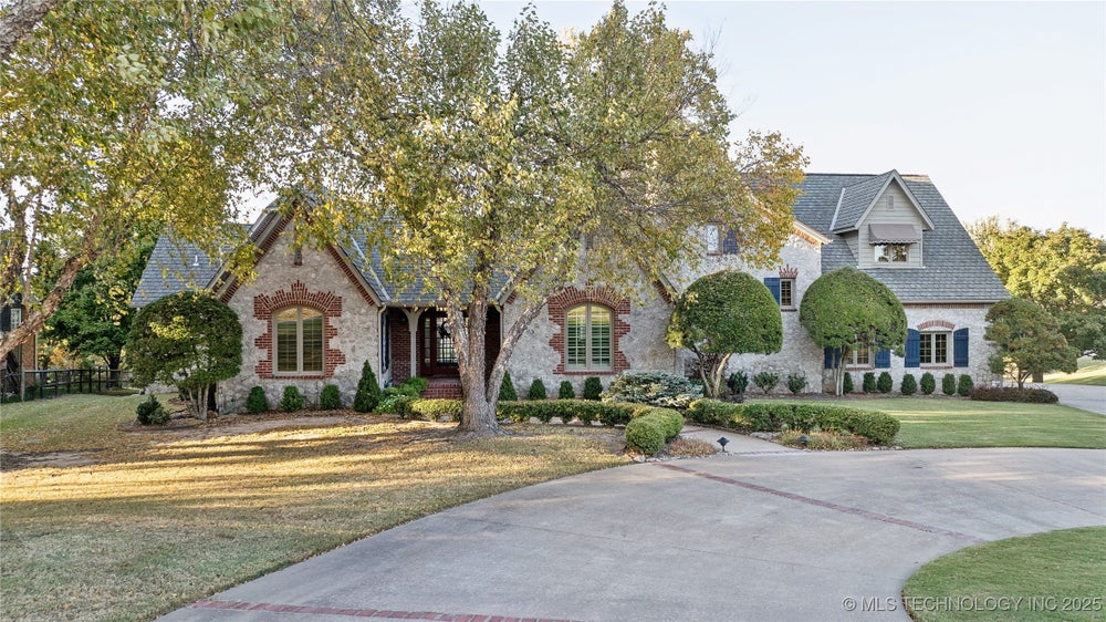 5263 Oak Leaf Drive, Tulsa, OK 74131 - MLS# 2518421 - Coldwell Banker