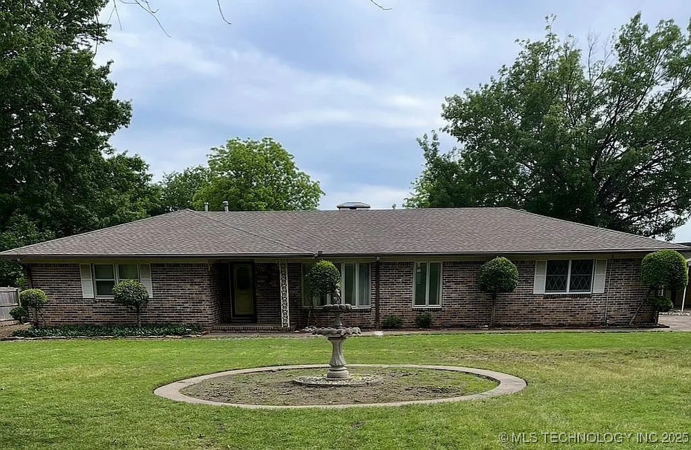 3501 Irving Street, Muskogee, OK 74403 - MLS# 2542744 - Coldwell Banker