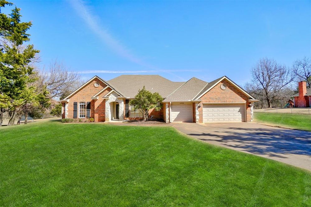 10708 Green Valley Road, Oklahoma City, OK 73151 - MLS# 1156942 ...