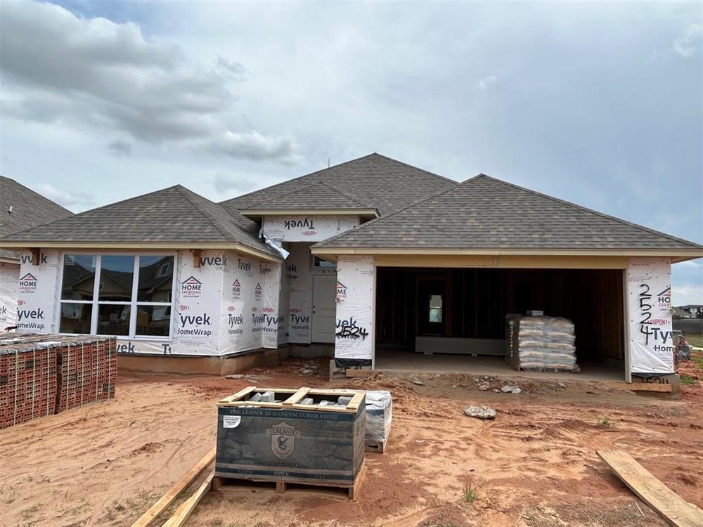 2524 NW 196th Street, Edmond, OK 73012 - MLS# 1158269 - Coldwell Banker