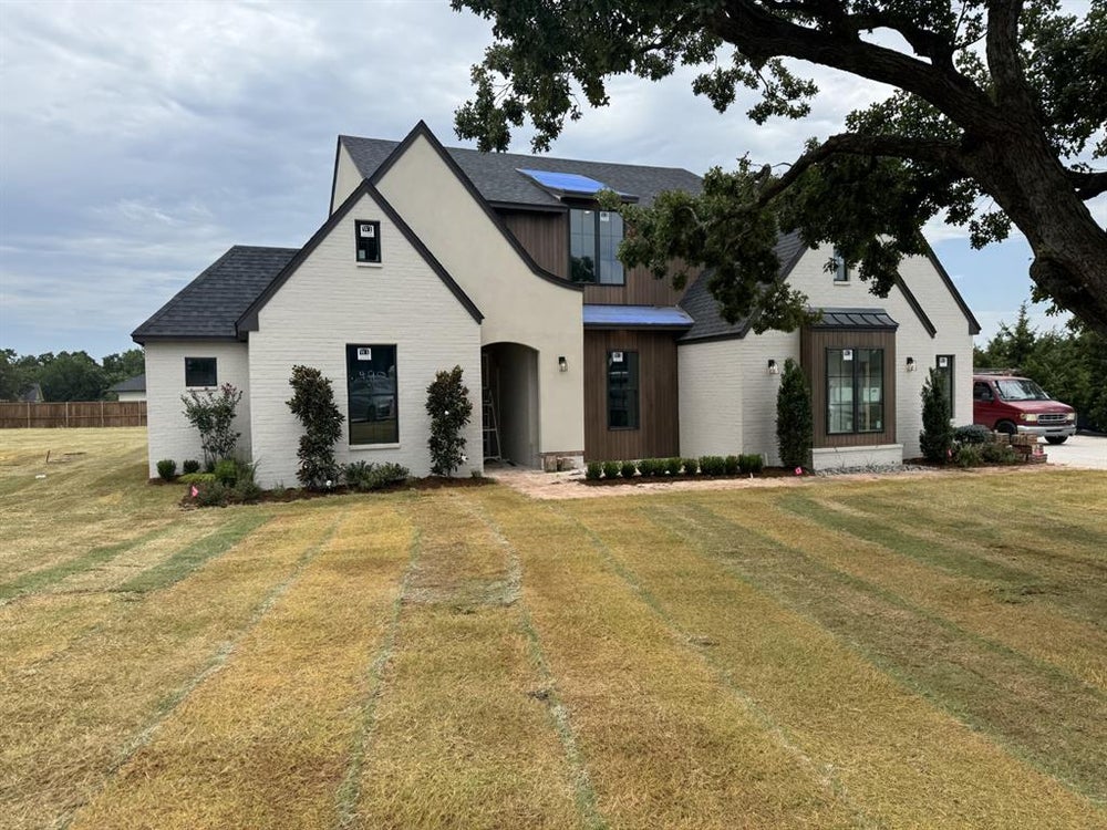 490 Old Farm Road, Edmond, OK 73034 - MLS# 1181764 - Coldwell Banker