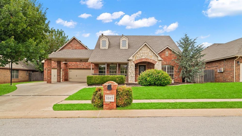 1317 Glen Cove Drive, Edmond, OK 73003 - MLS# 1187777 - Coldwell Banker