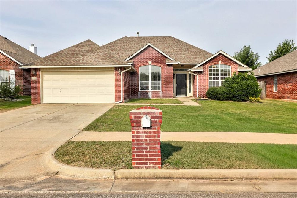 521 Nathan Lane, Moore, OK 73160 - MLS# 1193481 - Coldwell Banker