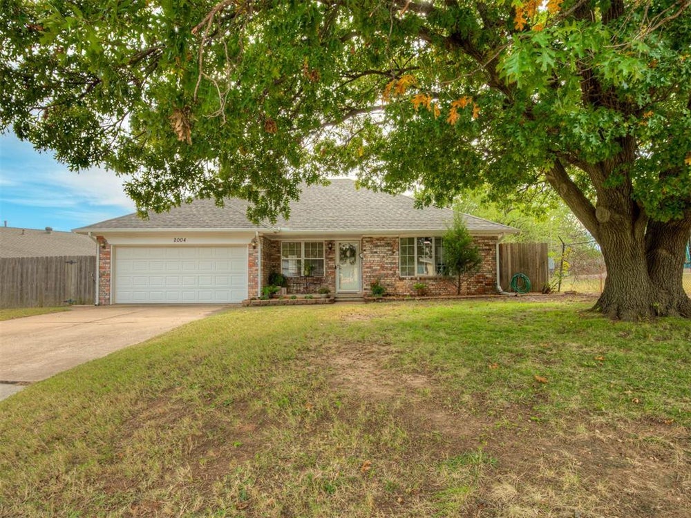2004 Manchester Drive, The Village, OK 73120 - MLS# 1199463 - Coldwell ...