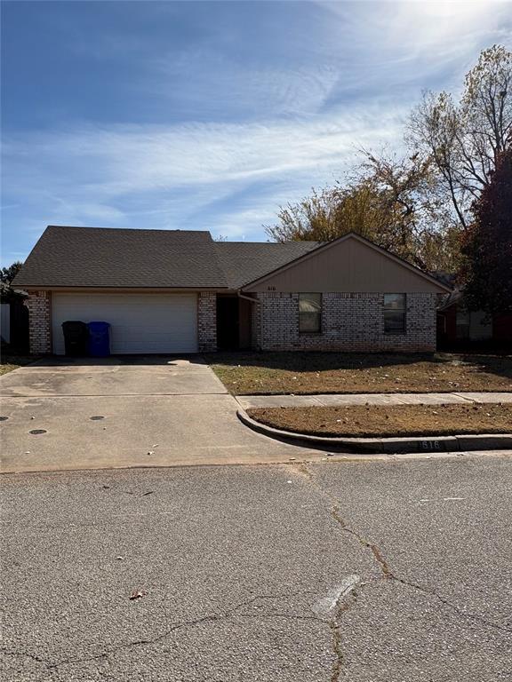 616 Black Hawk Drive, Norman, OK 73072 - MLS# 1202038 - Coldwell Banker