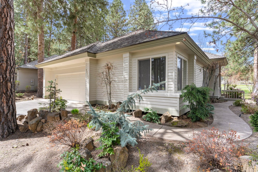 60745 Willow Creek Loop, Bend, OR 97702 - MLS# 220181617 - Coldwell Banker