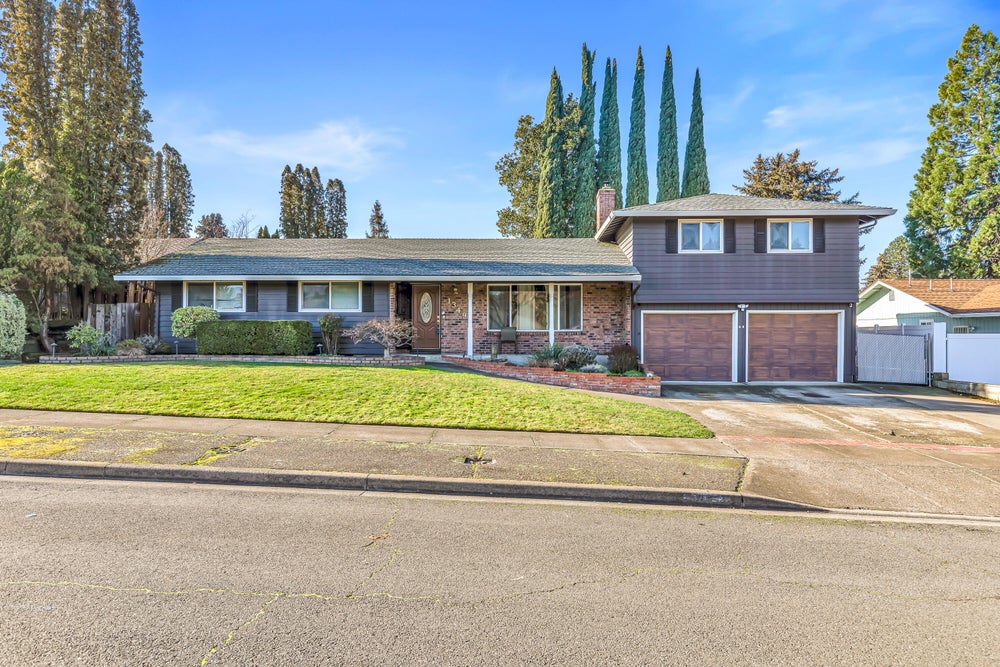 1349 Ramada, Medford, OR 97504 - MLS# 220194447 - Coldwell Banker