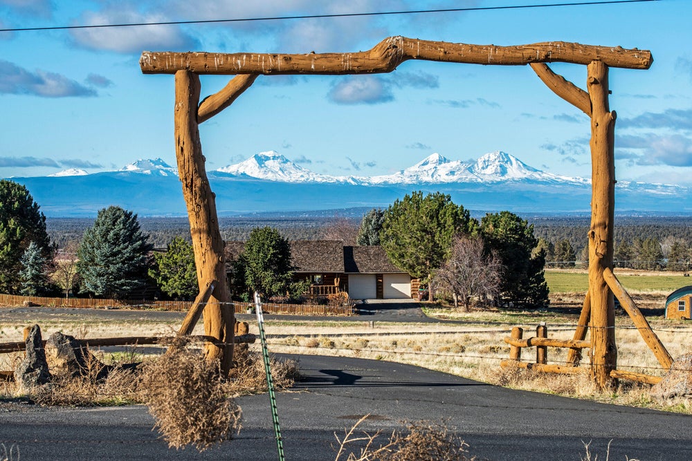 12503 SW Shumway Sw, Powell Butte, OR 97753 - MLS# 220196953 - Coldwell ...