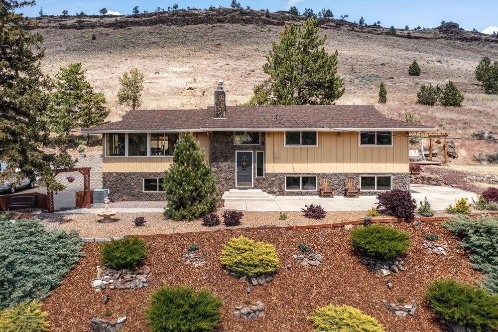 2649 SE Hill, Prineville, OR 97754 - MLS# 220202146 - Coldwell Banker