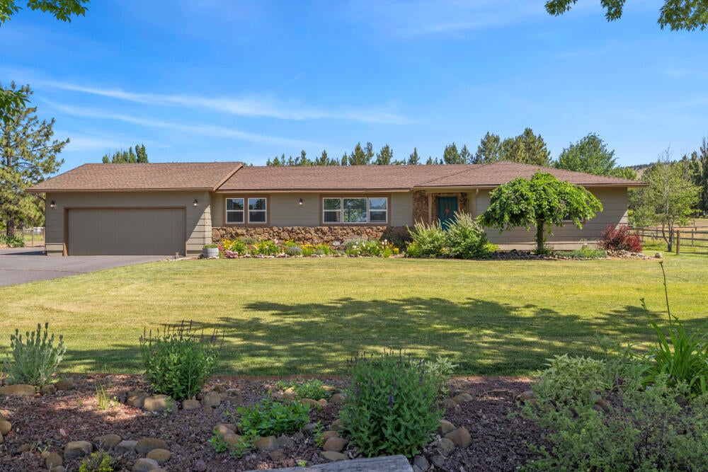 5336 Valleyview, Klamath Falls, OR 97601 - MLS# 220204183 - Coldwell Banker