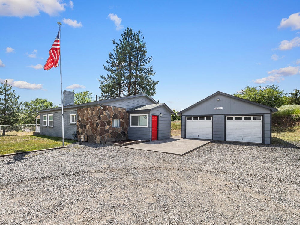 341 Nosler, Klamath Falls, OR 97601 - MLS# 220204835 - Coldwell Banker