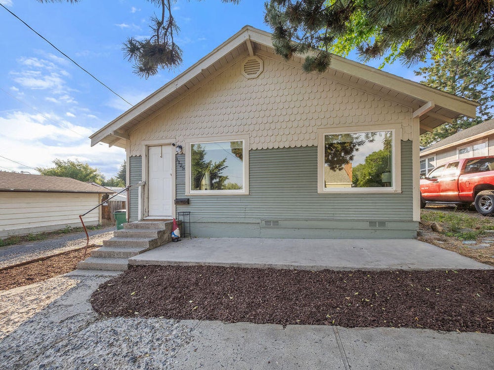 1125 Grant, Klamath Falls, OR 97601 - MLS# 220205790 - Coldwell Banker