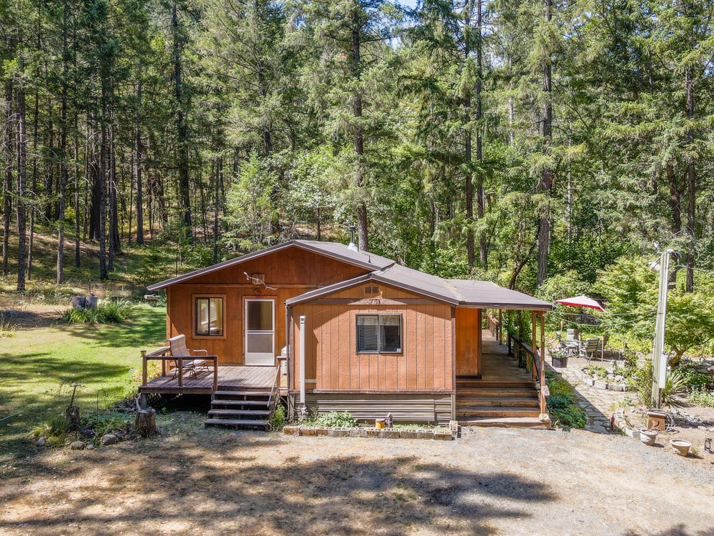 5406 E Evans Creek, Rogue River, OR 97537 - MLS# 220207148 - Coldwell ...
