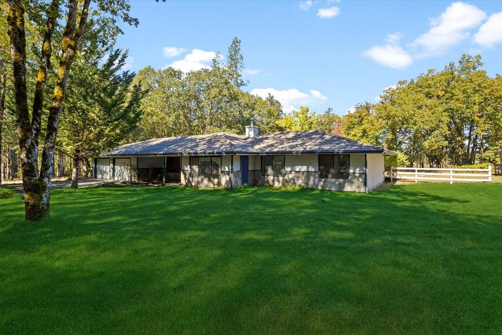 1080 Ferry, Grants Pass, OR 97526 - MLS# 220210774 - Coldwell Banker