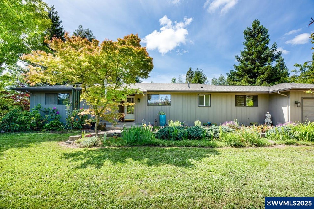 2250 NW Meadow Wood Dr, Albany, OR 97321 - MLS# 829308 - Coldwell Banker