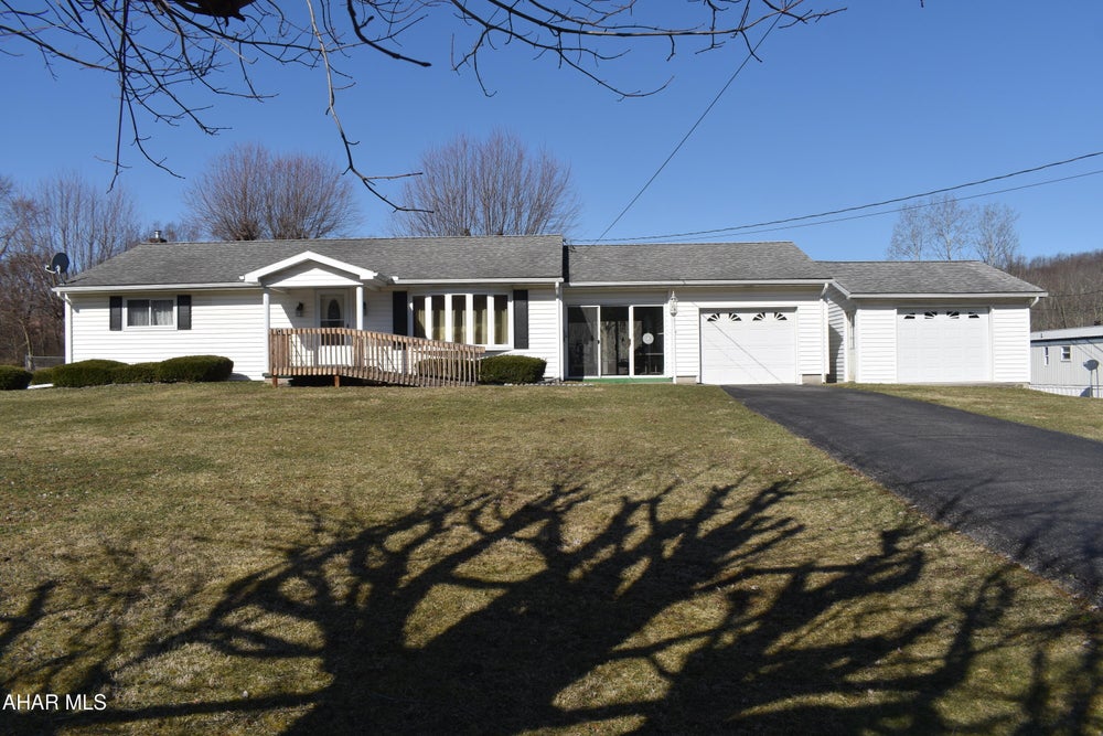 13581 Dunnings Hwy Highway, Claysburg, PA 16625 - MLS# 76907 - Coldwell ...