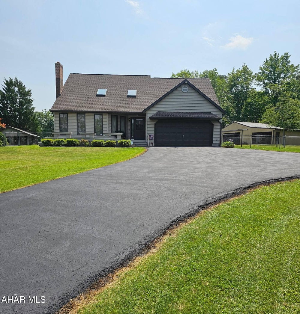 1474 Locke Mountain Road, Hollidaysburg, PA 16648 - MLS# 77141 ...