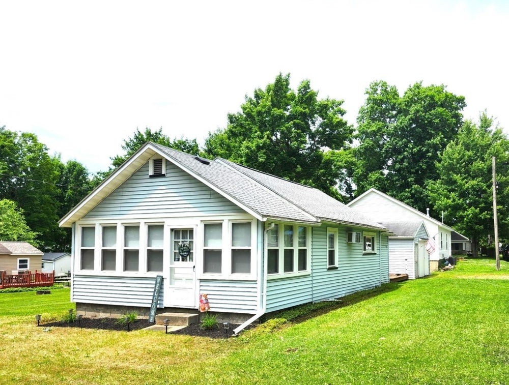 11365 E Third Street, Conneaut Lake, PA 16316 - MLS# 184469 - Coldwell ...