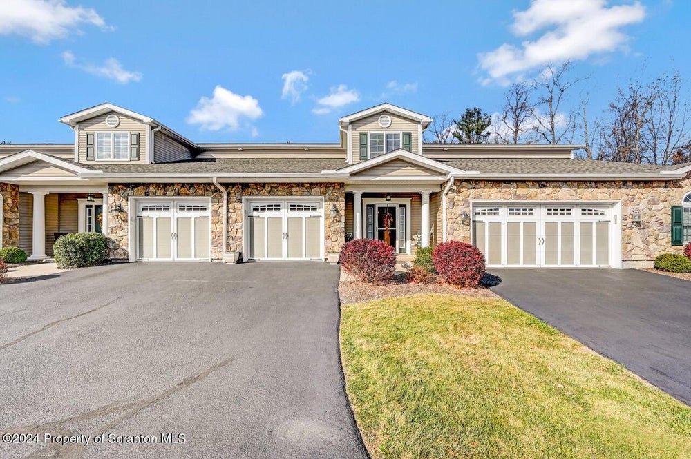 4 Brookfield Circle, South Abington Twp, PA 18411 - MLS# SC5988 ...