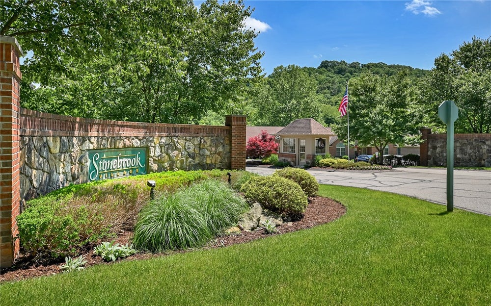 744 Village Dr, Pittsburgh, PA 15237 - MLS# 1598270 - Coldwell Banker