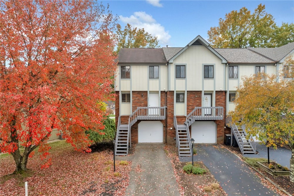 637 Sunset Cir, Cranberry Township, PA 16066 - MLS# 1629044 - Coldwell ...