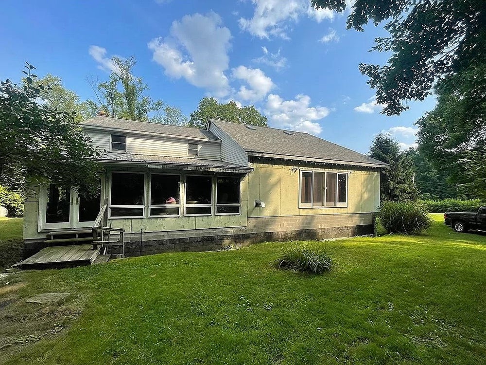 120 Deer Creek Dr, Gilpin Twp, PA 15656 - MLS# 1642180 - Coldwell Banker