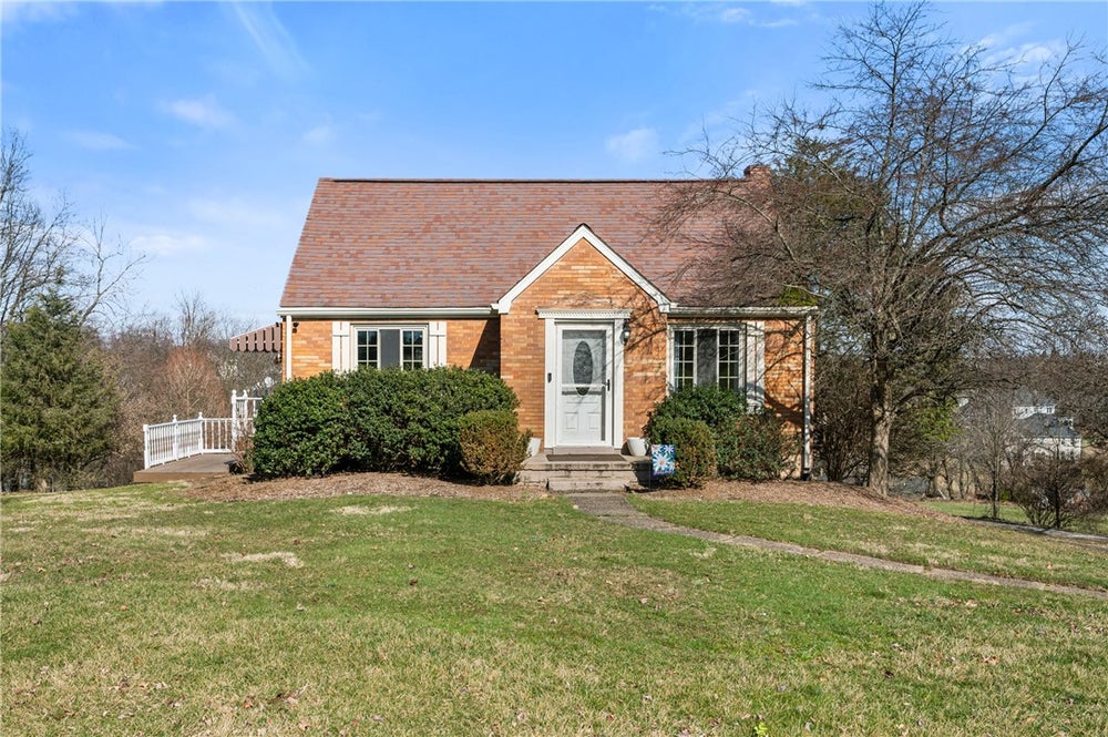 2080 Reis Run Rd, Pittsburgh, PA 15237 - MLS# 1643003 - Coldwell Banker