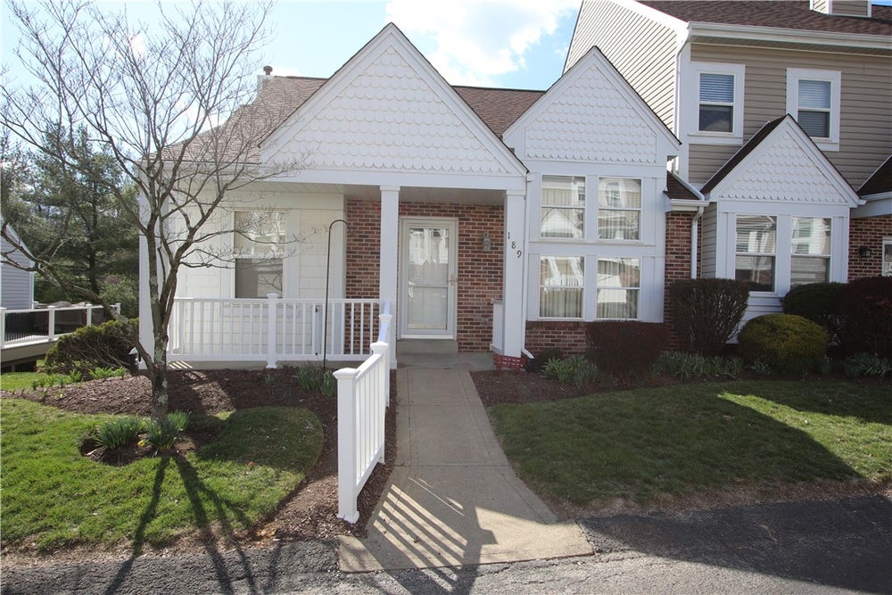 189 Old Village Lane, Bethel Park, PA 15102 - MLS# 1694060 - Coldwell Banker