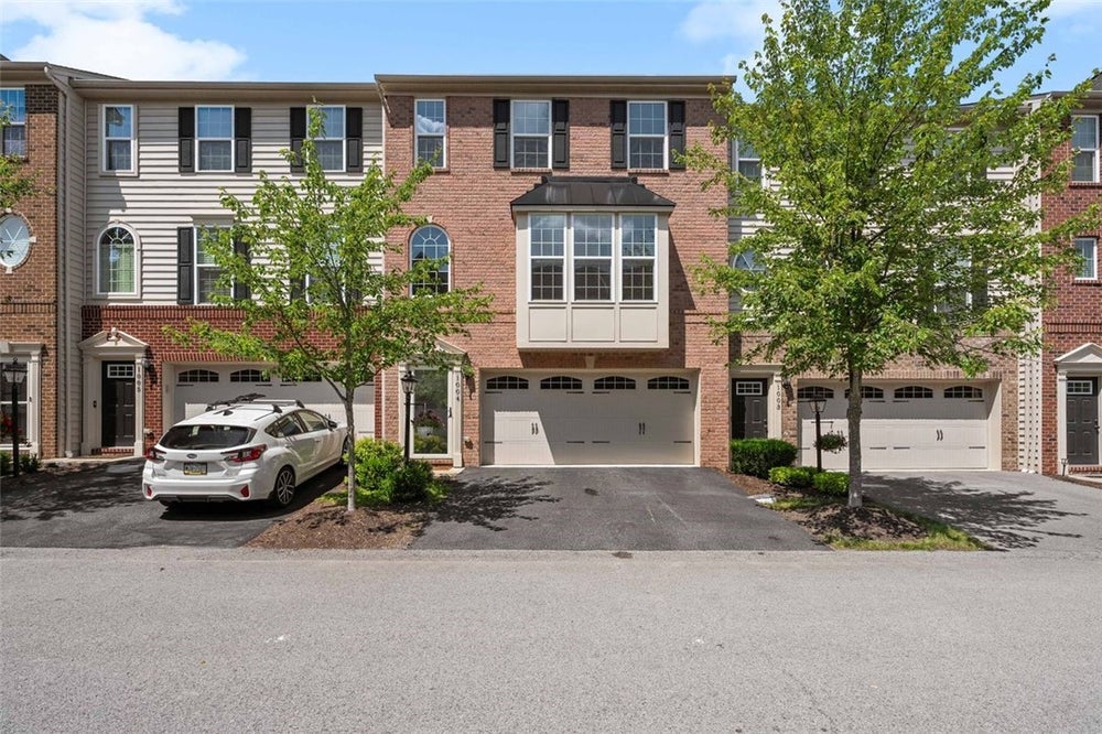 1004 Pointe View Dr, Adams Twp, PA 16046 - MLS# 1710004 - Coldwell Banker