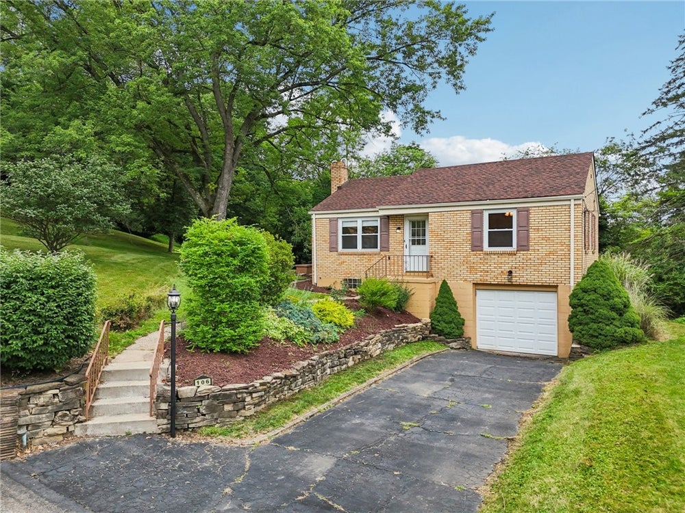 106 Crestline Dr, Ross Twp, PA 15237 - MLS# 1710867 - Coldwell Banker