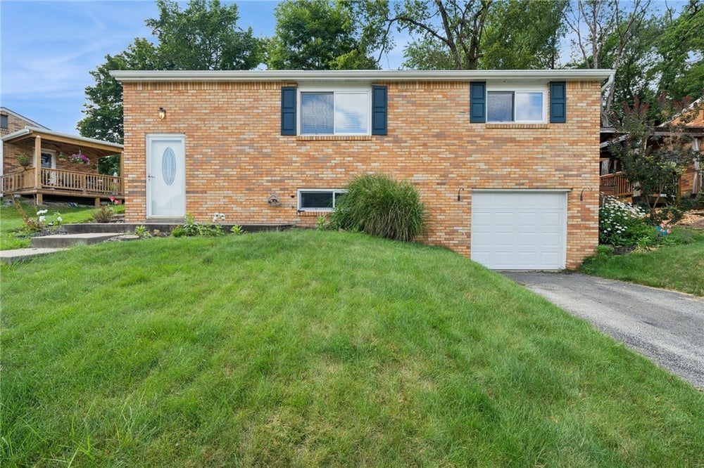 354 Springwood Drive, Penn Hills, PA 15147 - MLS# 1714026 - Coldwell Banker