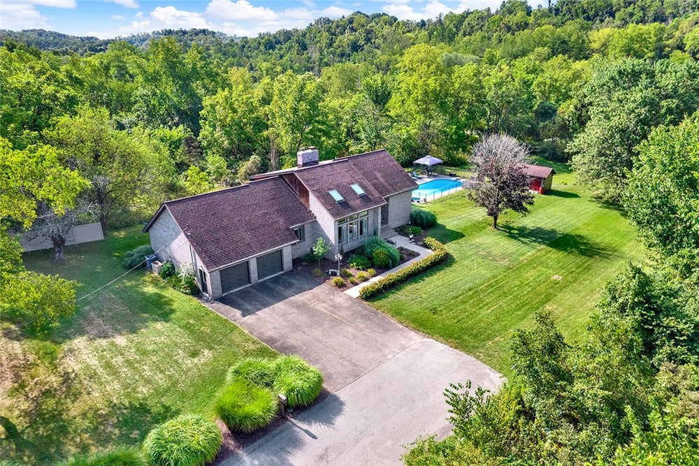 127 Willow Dr, Plum Boro, PA 15239 - MLS# 1718306 - Coldwell Banker