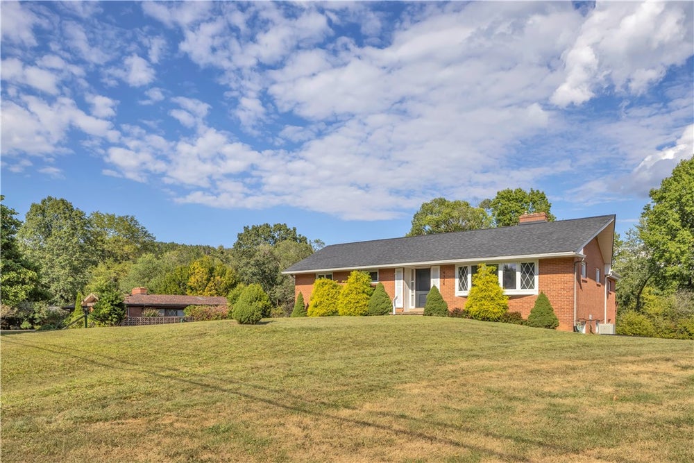 9328 Springfield Drive, Mccandless, PA 15101 - MLS# 1719678 - Coldwell ...