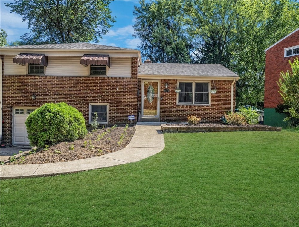 4576 Gates Drive, Homestead, PA 15120 - MLS# 1723022 - Coldwell Banker