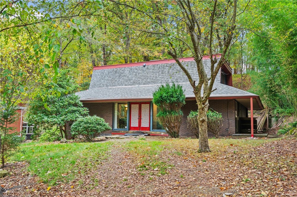 135 Berwyn Rd, Ross Twp, PA 15237 - MLS# 1726681 - Coldwell Banker