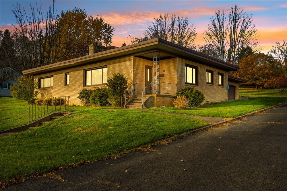 372 Lincoln St, Somerset Boro, PA 15501 - MLS# 1727294 - Coldwell Banker