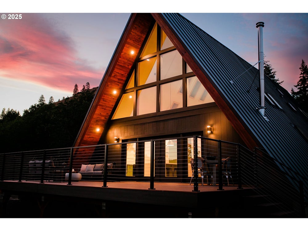 20 Incline Dr, Lyle, WA 98635 - MLS# 335568026 - Coldwell Banker