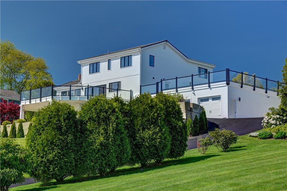 17 Annette Drive, Portsmouth, RI 02871 - MLS# 1364853 - Coldwell Banker