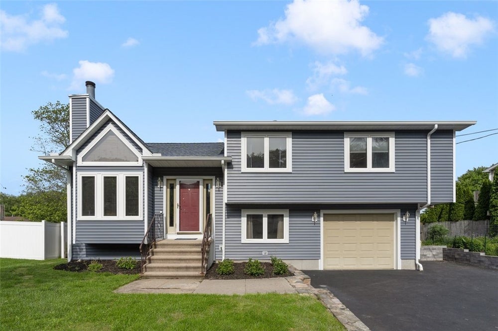 151 Mohawk Trail, Cranston, RI 02921 - MLS# 1389024 - Coldwell Banker