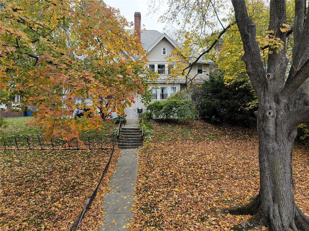 341 Blackstone Street, Woonsocket, RI 02895 - MLS# 1398975 - Coldwell ...