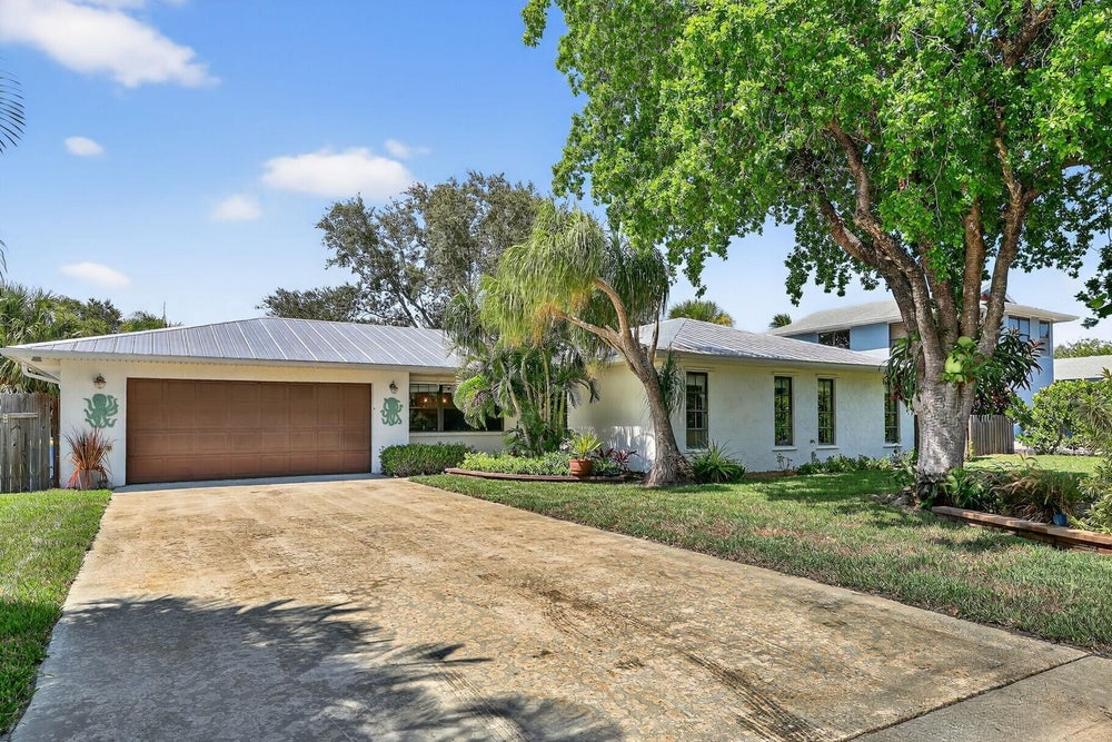 5133 SE Tall Pines Way, Stuart, FL 34997 - MLS# R11112660 - Coldwell Banker