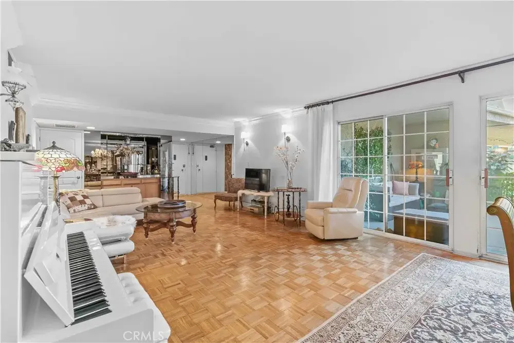 4647 Willis Avenue #209, Sherman Oaks, CA 91403 - MLS# BB25198714 ...