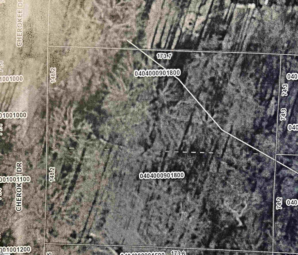 1025 Cherokee Drive, Greenville, SC 29605 - MLS# 1553984 - Coldwell Banker