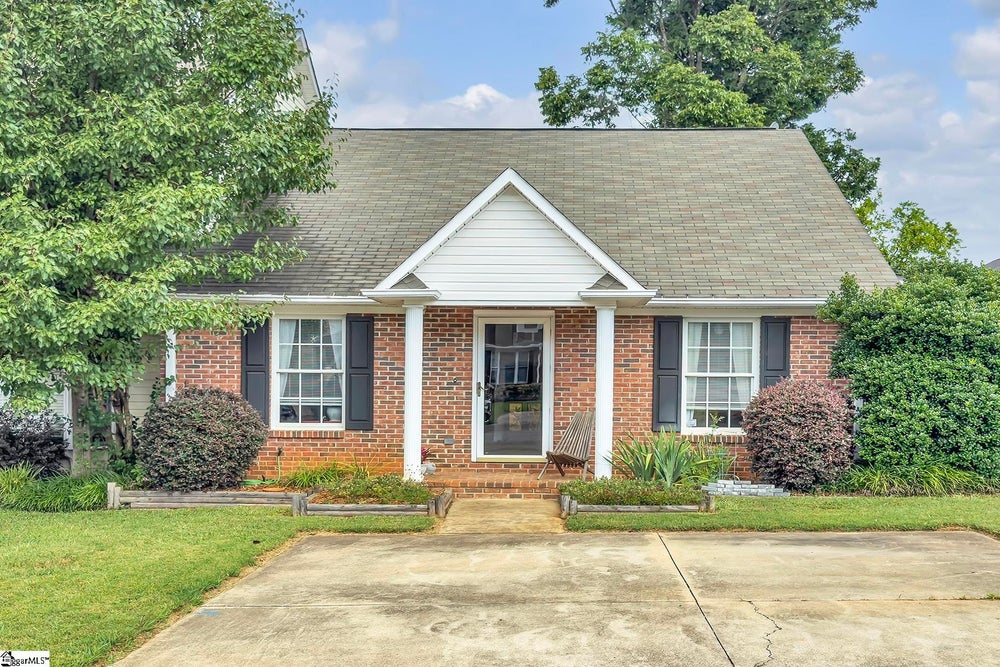 360 W Pointe Drive, Spartanburg, SC 29301 - MLS# 1563032 - Coldwell Banker