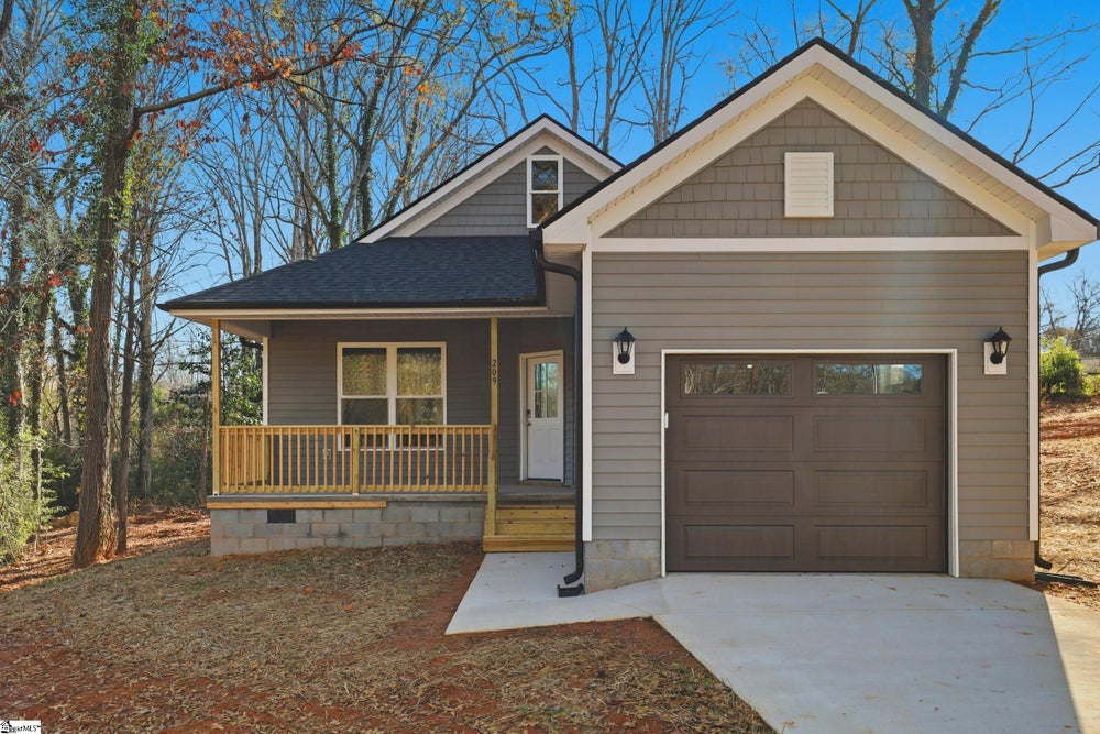 209 Carswell Drive, Anderson, SC 29624 - MLS# 1570283 - Coldwell Banker